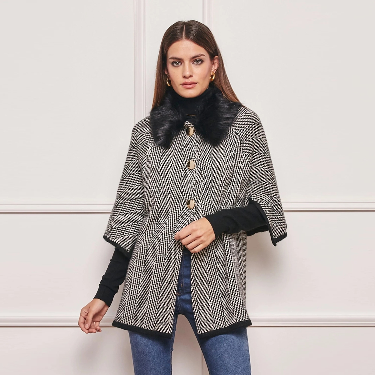 PELERINE GOLA EM PELE PR.4951.15561 - PELERINE GOLA COM PELE SINT ...