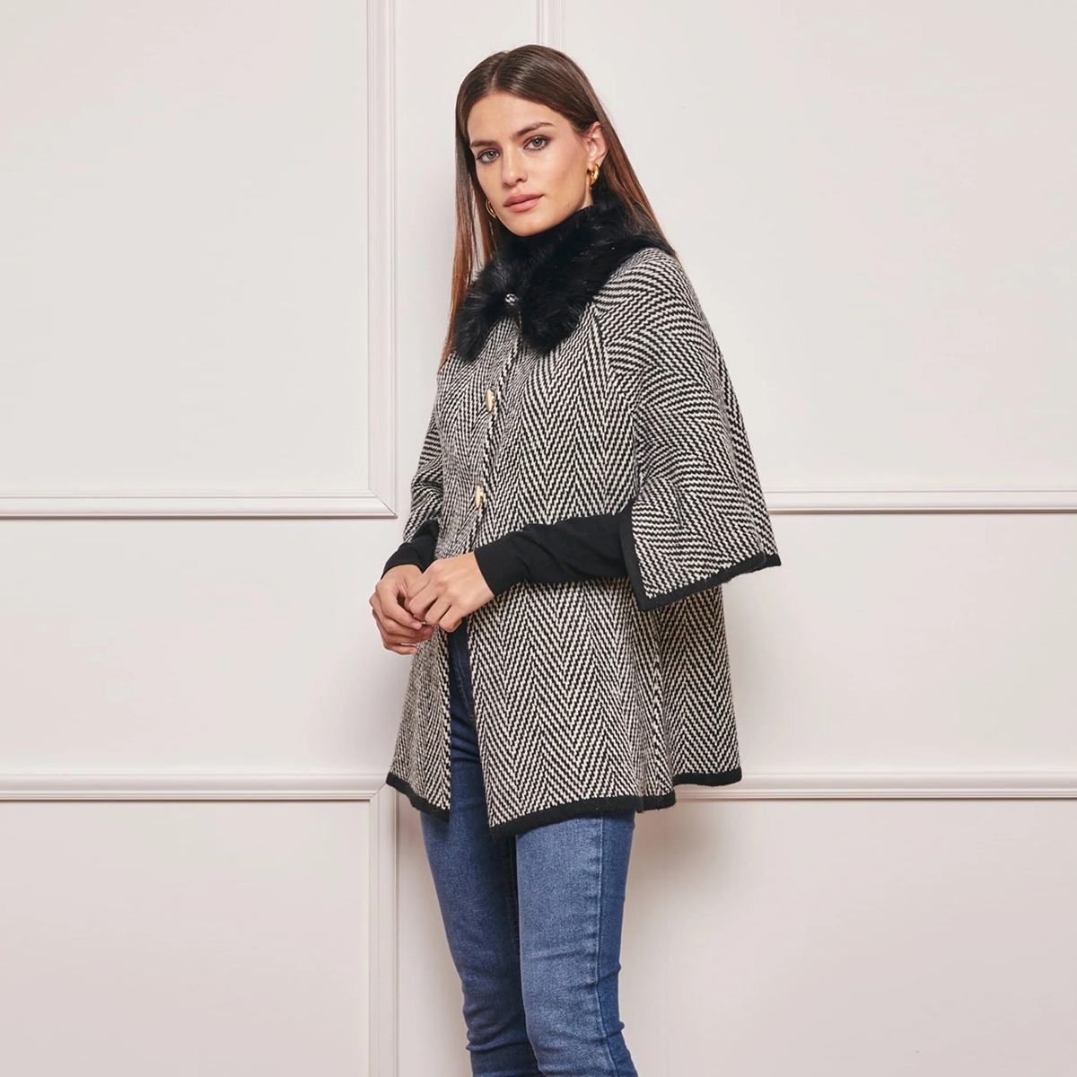 PELERINE GOLA EM PELE PR.4951.15561 - PELERINE GOLA COM PELE SINT ...